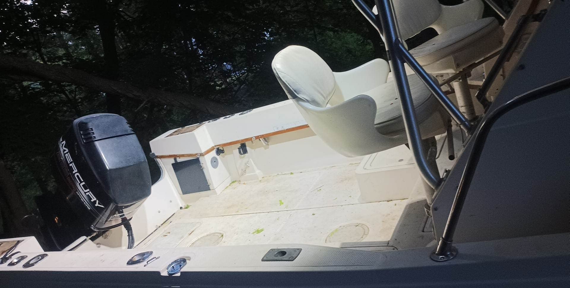 12 Best Pontoon Boat Lights (October 2026)